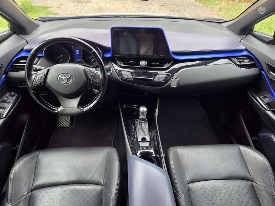 Pelēks Toyota C-HR 2017 Kauņa, ar dzinēja tilpumu 1.80 L un nobraukumu 162 tūkst. km par 15250 €, foto 15 vietnē AUTOMOTO.COM.LV
