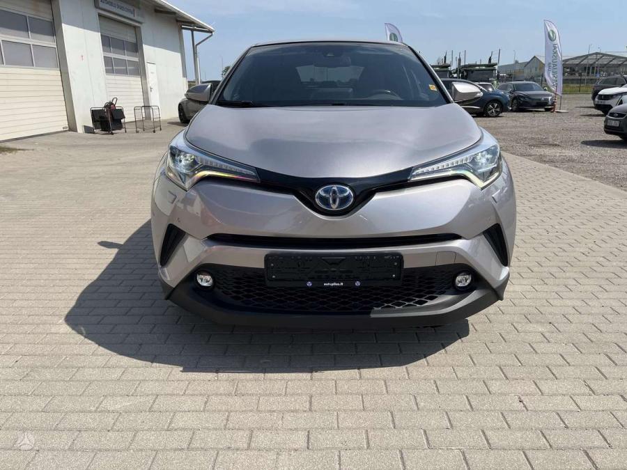 Серый Тойота C-HR 2017 в Шяуляй, объемом двигателя 1.80 л и пробегом 242 тыс. км за 13900 €, фото 6 на AUTOMOTO.COM.LV