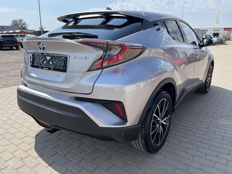 Серый Тойота C-HR 2017 в Шяуляй, объемом двигателя 1.80 л и пробегом 242 тыс. км за 13900 €, фото 7 на AUTOMOTO.COM.LV