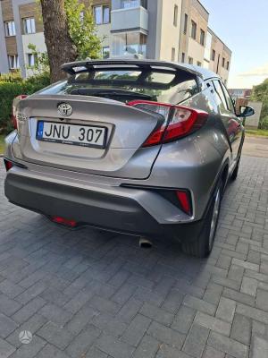 Pelēks Toyota C-HR 2017 Šauļi, ar dzinēja tilpumu 1.20 L un nobraukumu 151 tūkst. km par 10999 €, foto 4 vietnē AUTOMOTO.COM.LV