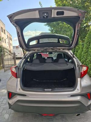 Pelēks Toyota C-HR 2017 Šauļi, ar dzinēja tilpumu 1.20 L un nobraukumu 151 tūkst. km par 10999 €, foto 14 vietnē AUTOMOTO.COM.LV