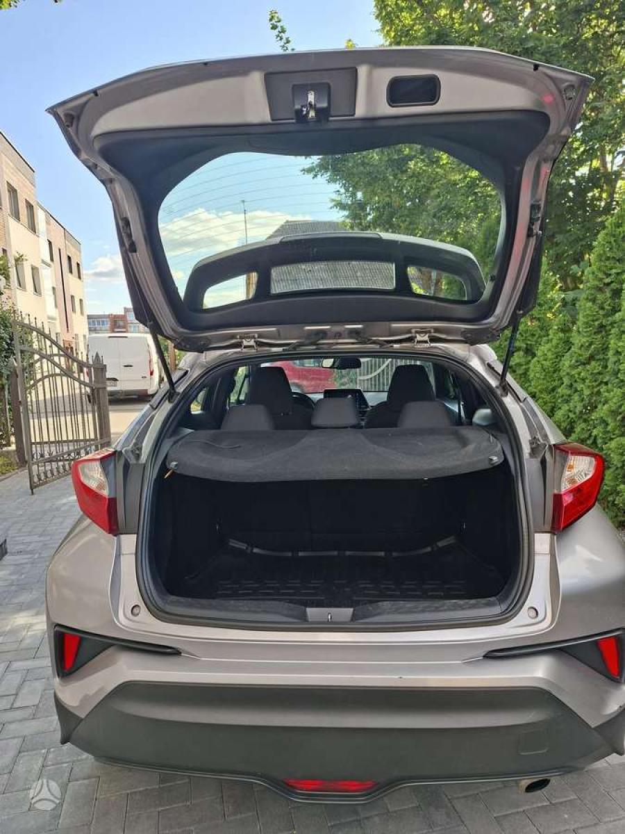 Pelēks Toyota C-HR 2017 Šauļi, ar dzinēja tilpumu 1.20 L un nobraukumu 151 tūkst. km par 10999 €, foto 14 vietnē AUTOMOTO.COM.LV