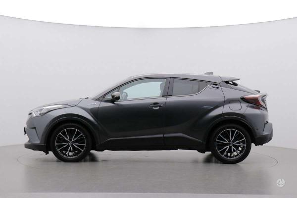 Серый Тойота C-HR 2017 в Вильнюс, объемом двигателя 1.80 л и пробегом 77 тыс. км за 20900 €, фото 5 на AUTOMOTO.COM.LV