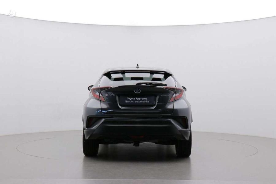 Серый Тойота C-HR 2017 в Вильнюс, объемом двигателя 1.80 л и пробегом 77 тыс. км за 20900 €, фото 6 на AUTOMOTO.COM.LV
