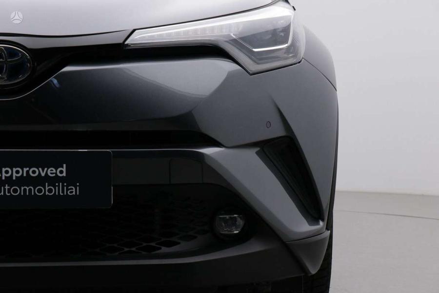 Серый Тойота C-HR 2017 в Вильнюс, объемом двигателя 1.80 л и пробегом 77 тыс. км за 20900 €, фото 21 на AUTOMOTO.COM.LV