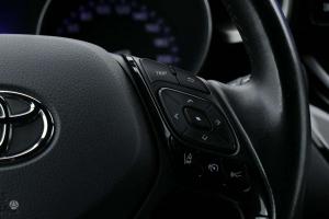 Серый Тойота C-HR 2017 в Вильнюс, объемом двигателя 1.80 л и пробегом 77 тыс. км за 20900 €, фото 33 на AUTOMOTO.COM.LV