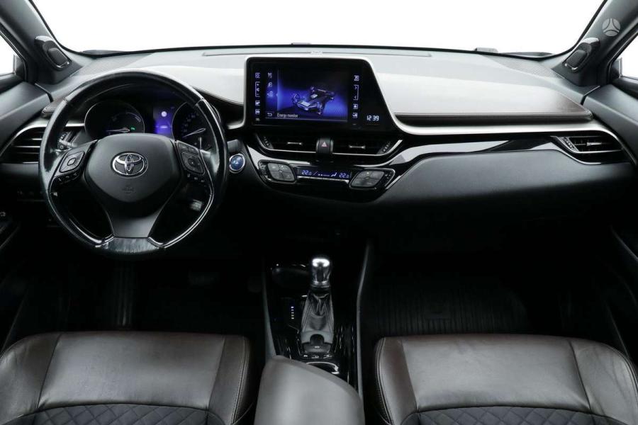 Pelēks Toyota C-HR 2017 Viļņa, ar dzinēja tilpumu 1.80 L un nobraukumu 209 tūkst. km par 17900 €, foto 8 vietnē AUTOMOTO.COM.LV