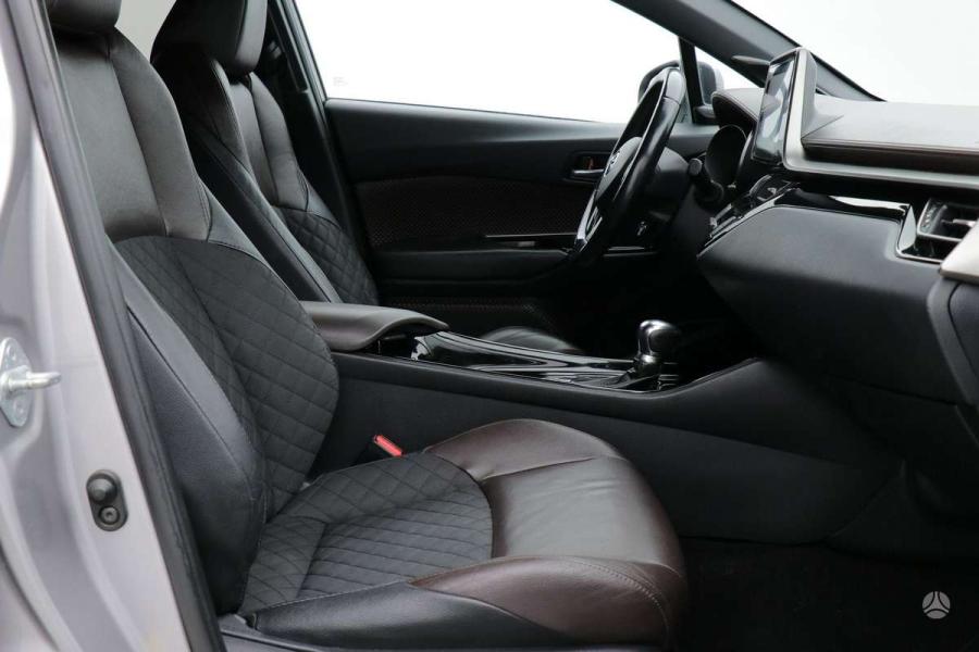 Pelēks Toyota C-HR 2017 Viļņa, ar dzinēja tilpumu 1.80 L un nobraukumu 209 tūkst. km par 17900 €, foto 10 vietnē AUTOMOTO.COM.LV