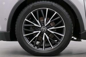 Pelēks Toyota C-HR 2017 Viļņa, ar dzinēja tilpumu 1.80 L un nobraukumu 209 tūkst. km par 17900 €, foto 17 vietnē AUTOMOTO.COM.LV