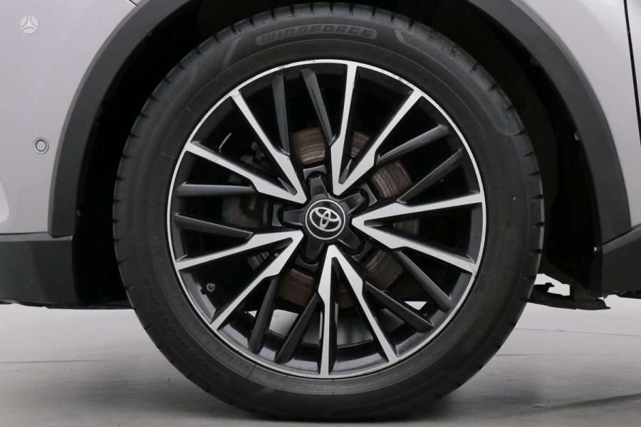 Pelēks Toyota C-HR 2017 Viļņa, ar dzinēja tilpumu 1.80 L un nobraukumu 209 tūkst. km par 17900 €, foto 17 vietnē AUTOMOTO.COM.LV