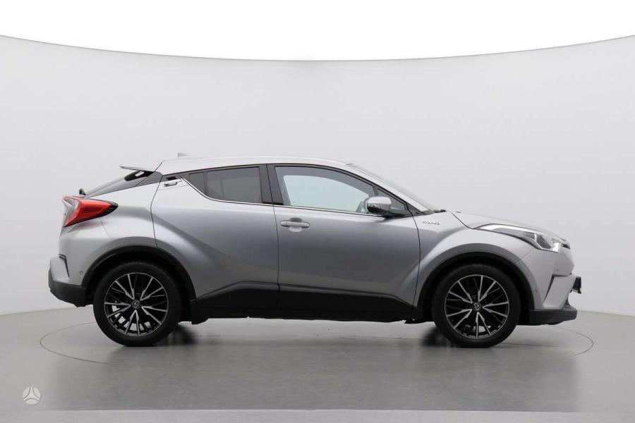 Pelēks Toyota C-HR 2017 Viļņa, ar dzinēja tilpumu 1.80 L un nobraukumu 209 tūkst. km par 17900 €, foto 18 vietnē AUTOMOTO.COM.LV