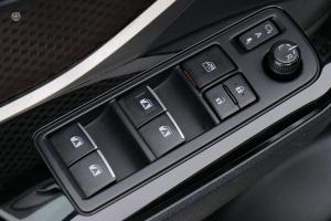 Pelēks Toyota C-HR 2017 Viļņa, ar dzinēja tilpumu 1.80 L un nobraukumu 209 tūkst. km par 17900 €, foto 25 vietnē AUTOMOTO.COM.LV