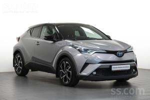Grey Toyota C-HR 2017 in Riga, with an engine capacity of 1.80 L and mileage of 135 thousand km for 17500 €, photo 7 on AUTOMOTO.COM.LV