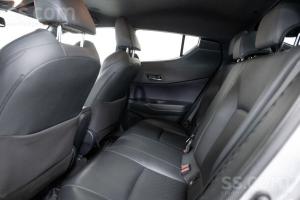 Grey Toyota C-HR 2017 in Riga, with an engine capacity of 1.80 L and mileage of 135 thousand km for 17500 €, photo 29 on AUTOMOTO.COM.LV