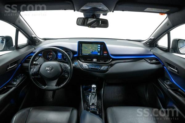 Тойота C-HR 2017 в Рига на AUTOMOTO.COM.LV Серый Тойота C-HR 2017 в Рига, объемом двигателя 1.80 л и пробегом 135 тыс. км за 17500 €, фото 10 на AUTOMOTO.COM.LV