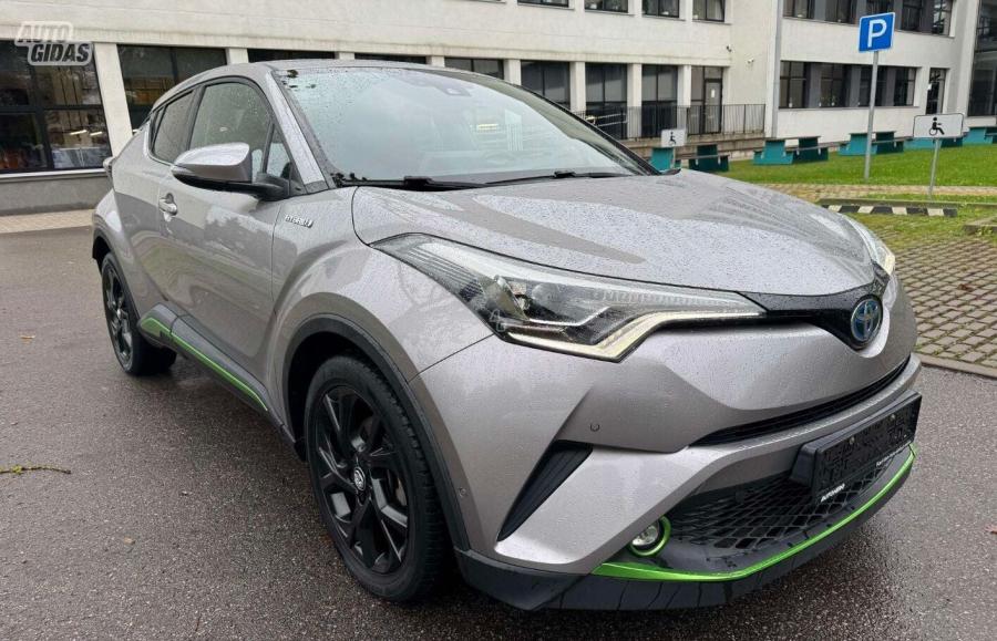 Серый Тойота C-HR 2017 в Каунас, объемом двигателя 1.80 л и пробегом 96 тыс. км за 17450 €, фото 3 на AUTOMOTO.COM.LV