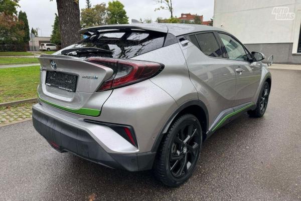 Серый Тойота C-HR 2017 в Каунас, объемом двигателя 1.80 л и пробегом 96 тыс. км за 17450 €, фото 4 на AUTOMOTO.COM.LV