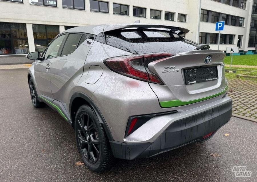 Серый Тойота C-HR 2017 в Каунас, объемом двигателя 1.80 л и пробегом 96 тыс. км за 17450 €, фото 5 на AUTOMOTO.COM.LV