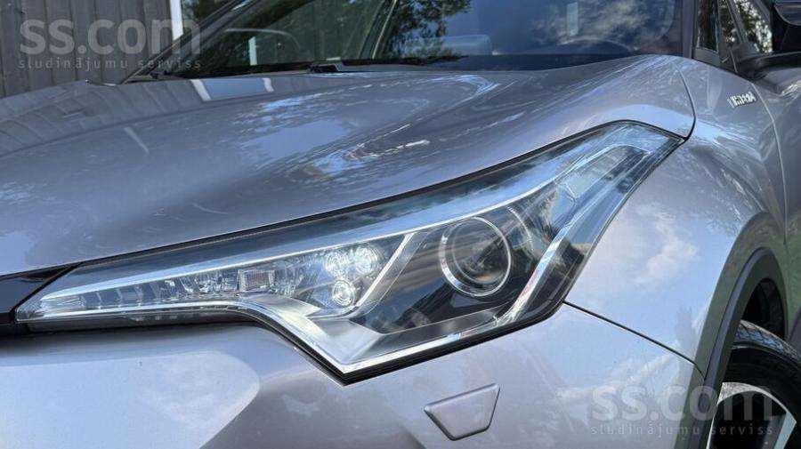 Серый Тойота C-HR 2017 в Рига, объемом двигателя 1.80 л и пробегом 111 тыс. км за 16950 €, фото 6 на AUTOMOTO.COM.LV