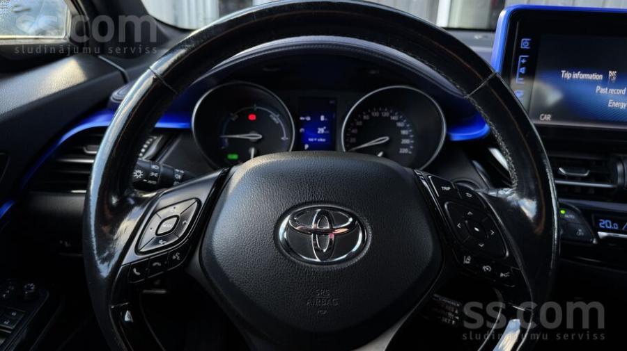Серый Тойота C-HR 2017 в Рига, объемом двигателя 1.80 л и пробегом 111 тыс. км за 16950 €, фото 20 на AUTOMOTO.COM.LV