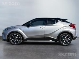 Серый Тойота C-HR 2018 в Рига, объемом двигателя 1.80 л и пробегом 89 тыс. км за 17800 €, фото 2 на AUTOMOTO.COM.LV