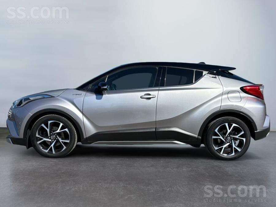 Серый Тойота C-HR 2018 в Рига, объемом двигателя 1.80 л и пробегом 89 тыс. км за 17800 €, фото 2 на AUTOMOTO.COM.LV