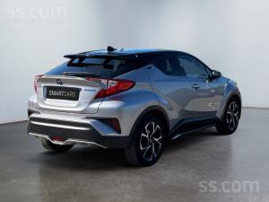 Серый Тойота C-HR 2018 в Рига, объемом двигателя 1.80 л и пробегом 89 тыс. км за 17800 €, фото 5 на AUTOMOTO.COM.LV