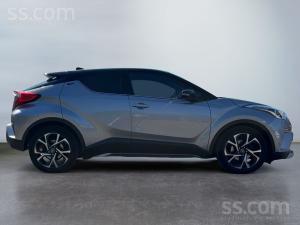 Серый Тойота C-HR 2018 в Рига, объемом двигателя 1.80 л и пробегом 89 тыс. км за 17800 €, фото 6 на AUTOMOTO.COM.LV