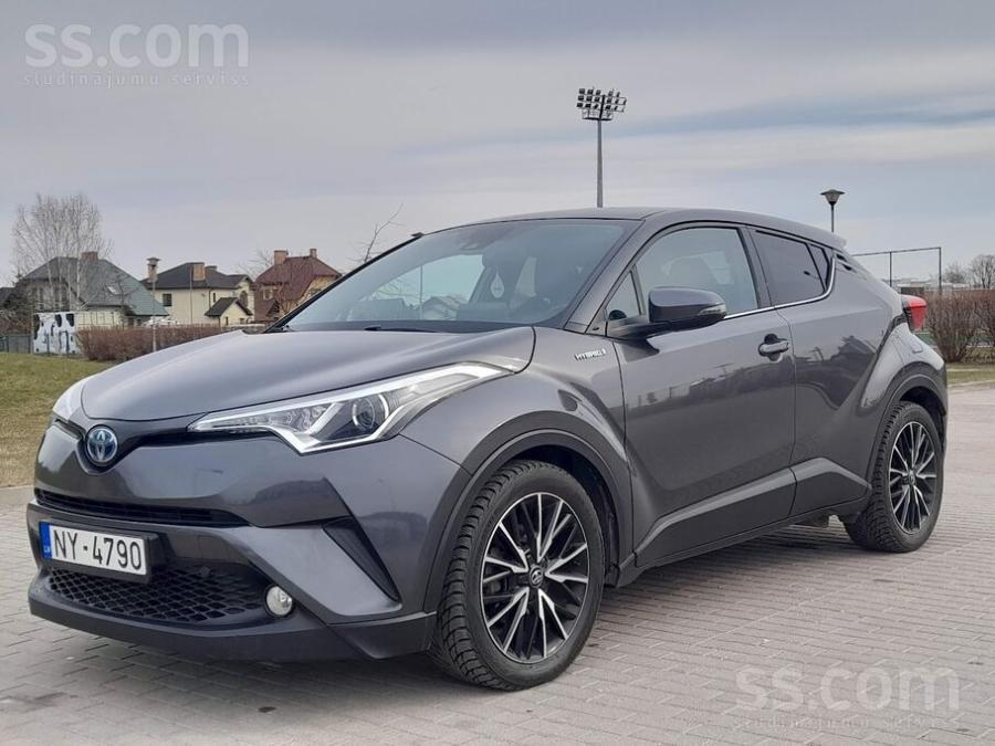 Серый Тойота C-HR 2018 в Рига, объемом двигателя 1.80 л и пробегом 230 тыс. км за 25555 €, фото 1 на AUTOMOTO.COM.LV