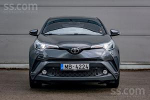 Pelēks Toyota C-HR 2018 Rīga, ar dzinēja tilpumu 1.20 L un nobraukumu 0 tūkst. km par 15952 €, foto 2 vietnē AUTOMOTO.COM.LV
