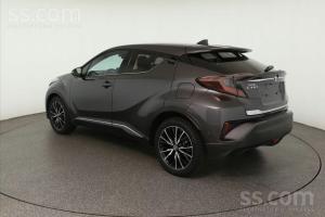 Серый Тойота C-HR 2018 в Рига, объемом двигателя 1.20 л и пробегом 86 тыс. км за 15495 €, фото 3 на AUTOMOTO.COM.LV