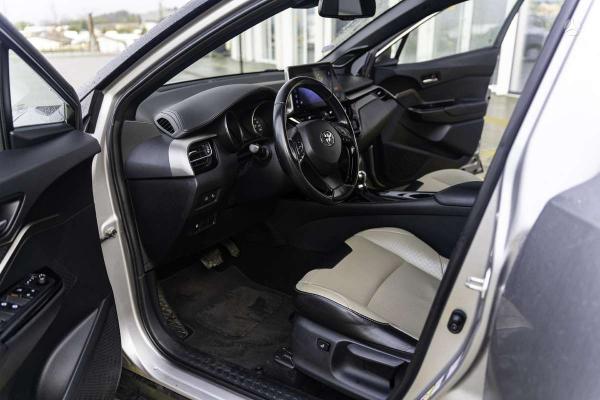 Pelēks Toyota C-HR 2018 Viļņa, ar dzinēja tilpumu 1.80 L un nobraukumu 151 tūkst. km par 17900 €, foto 11 vietnē AUTOMOTO.COM.LV