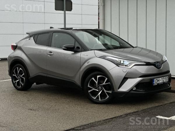 Серый Тойота C-HR 2018 в Рига, объемом двигателя 1.80 л и пробегом 85 тыс. км за 18500 €, фото 4 на AUTOMOTO.COM.LV