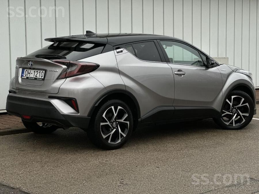 Серый Тойота C-HR 2018 в Рига, объемом двигателя 1.80 л и пробегом 85 тыс. км за 18500 €, фото 5 на AUTOMOTO.COM.LV