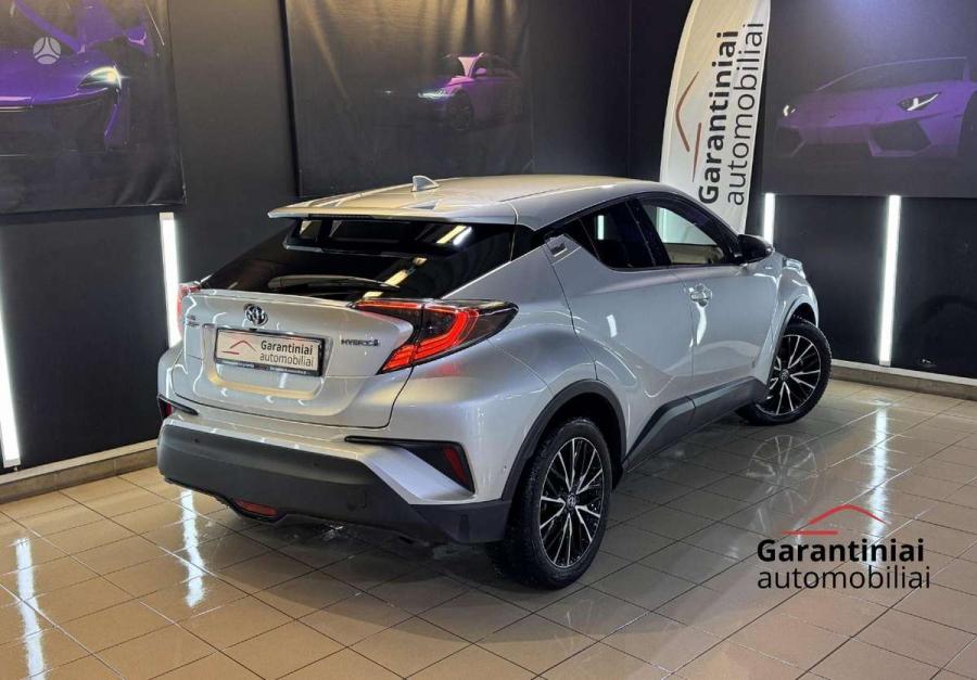Pelēks Toyota C-HR 2018 Viļņa, ar dzinēja tilpumu 1.80 L un nobraukumu 166 tūkst. km par 15950 €, foto 2 vietnē AUTOMOTO.COM.LV
