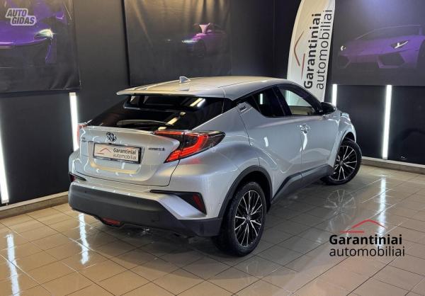 Grey Toyota C-HR 2018 in Avizieniai, with an engine capacity of 1.80 L and mileage of 166 thousand km for 15950 €, photo 2 on AUTOMOTO.COM.LV