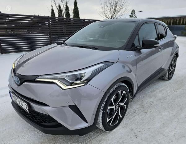 Grey Toyota C-HR 2018 in Siauliai, with an engine capacity of 1.80 L and mileage of 41 thousand km for 16700 €, photo 7 on AUTOMOTO.COM.LV
