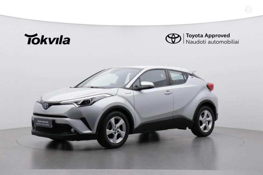 Grey Toyota C-HR 2018 in Vilnius, with an engine capacity of 1.80 L and mileage of 115 thousand km for 18900 €, photo 1 on AUTOMOTO.COM.LV