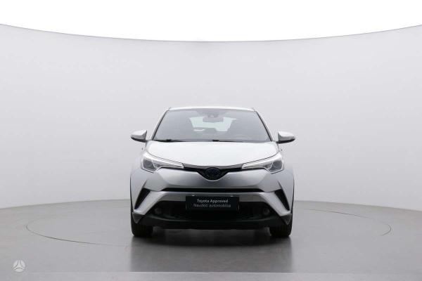 Серый Тойота C-HR 2018 в Вильнюс, объемом двигателя 1.80 л и пробегом 115 тыс. км за 18900 €, фото 6 на AUTOMOTO.COM.LV