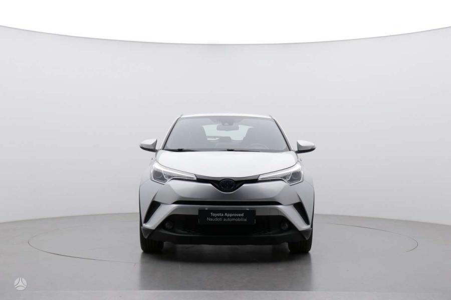 Grey Toyota C-HR 2018 in Vilnius, with an engine capacity of 1.80 L and mileage of 115 thousand km for 18900 €, photo 6 on AUTOMOTO.COM.LV