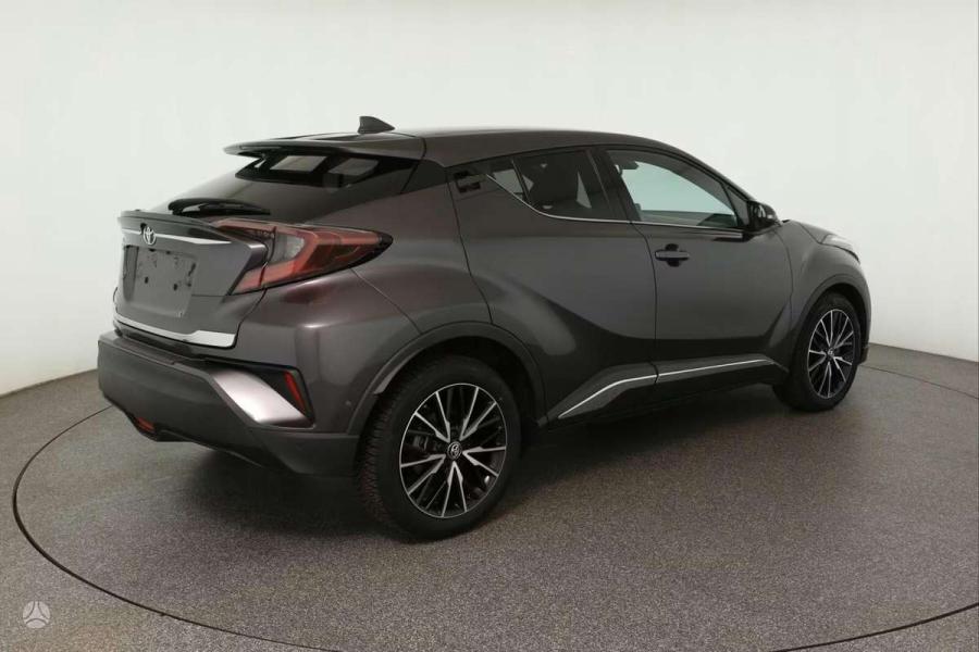 Pelēks Toyota C-HR 2018 Rīga, ar dzinēja tilpumu 1.20 L un nobraukumu 86 tūkst. km par 15700 €, foto 3 vietnē AUTOMOTO.COM.LV