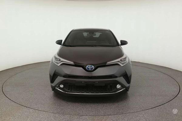 Серый Тойота C-HR 2018 в Рига, объемом двигателя 1.20 л и пробегом 86 тыс. км за 15700 €, фото 5 на AUTOMOTO.COM.LV