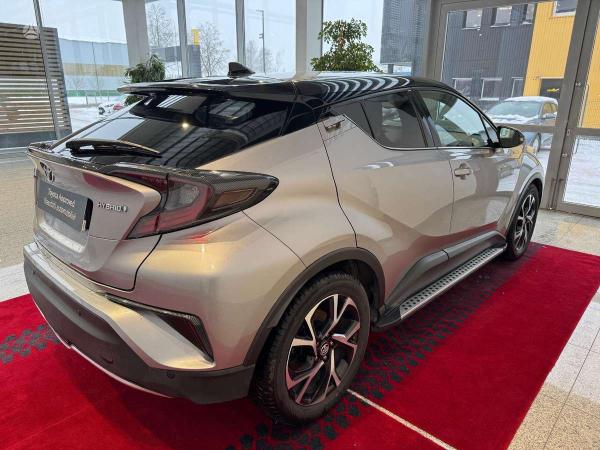 Серый Тойота C-HR 2018 в Шяуляй, объемом двигателя 1.80 л и пробегом 54 тыс. км за 19900 €, фото 7 на AUTOMOTO.COM.LV