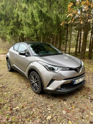 Grey Toyota C-HR 2018 in Vilnius, with an engine capacity of 1.20 L and mileage of 102 thousand km for 16500 €, photo  on AUTOMOTO.COM.LV