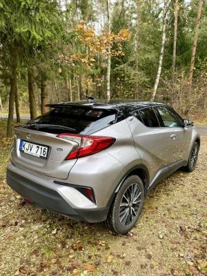 Grey Toyota C-HR 2018 in Vilnius, with an engine capacity of 1.20 L and mileage of 102 thousand km for 16500 €, photo 4 on AUTOMOTO.COM.LV