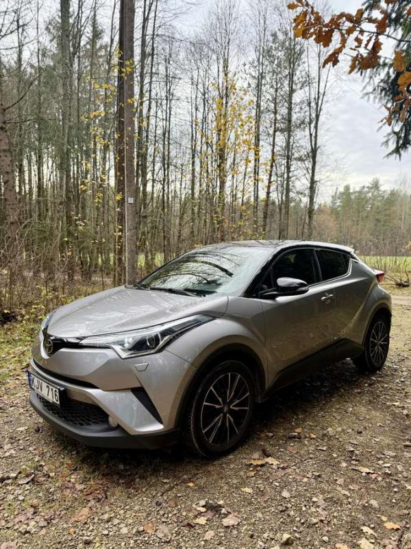 Серый Тойота C-HR 2018 в Вильнюс, объемом двигателя 1.20 л и пробегом 102 тыс. км за 16500 €, фото 8 на AUTOMOTO.COM.LV