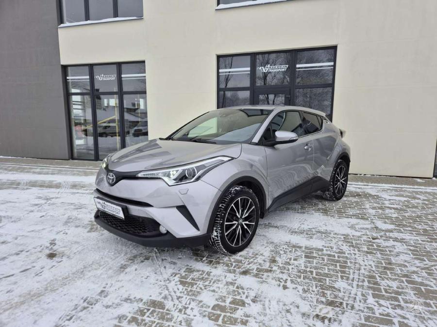 Pelēks Toyota C-HR 2018 Marijampole, ar dzinēja tilpumu 1.20 L un nobraukumu 67 tūkst. km par 17000 €, foto 3 vietnē AUTOMOTO.COM.LV