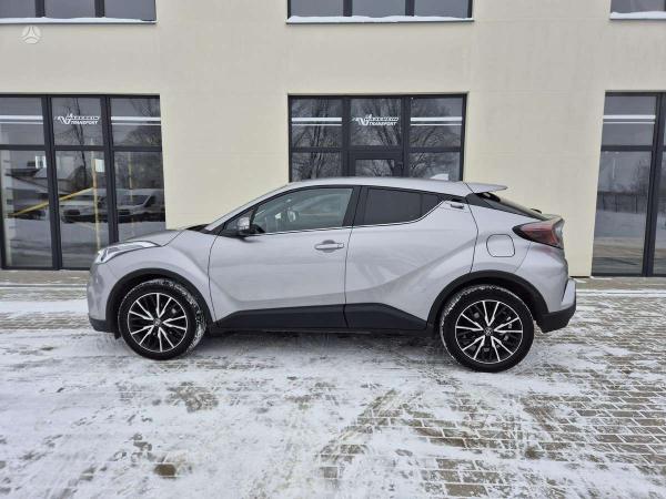 Серый Тойота C-HR 2018 в Мариямполе, объемом двигателя 1.20 л и пробегом 67 тыс. км за 17000 €, фото 4 на AUTOMOTO.COM.LV