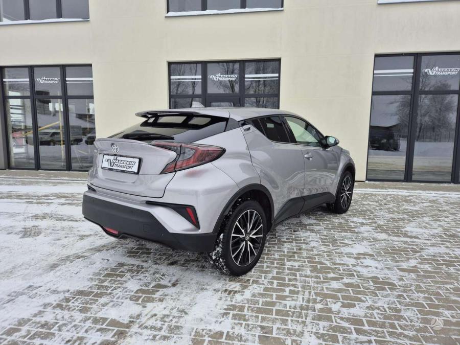 Pelēks Toyota C-HR 2018 Marijampole, ar dzinēja tilpumu 1.20 L un nobraukumu 67 tūkst. km par 17000 €, foto 6 vietnē AUTOMOTO.COM.LV