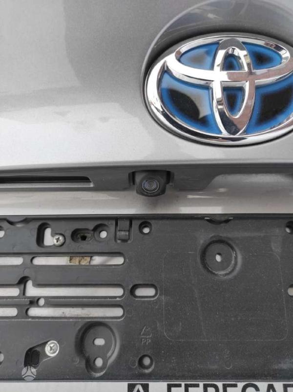 Grey Toyota C-HR 2018 in Kaunas, with an engine capacity of 1.80 L and mileage of 182 thousand km for 16250 €, photo 4 on AUTOMOTO.COM.LV